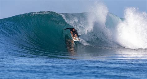 372 Spring Issue • Surfing Life