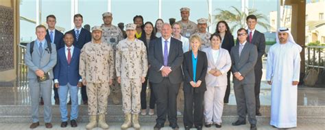 درع الوطن مجلة عسكرية واستراتيجية جامعة زايد العسكرية تستقبل وفد