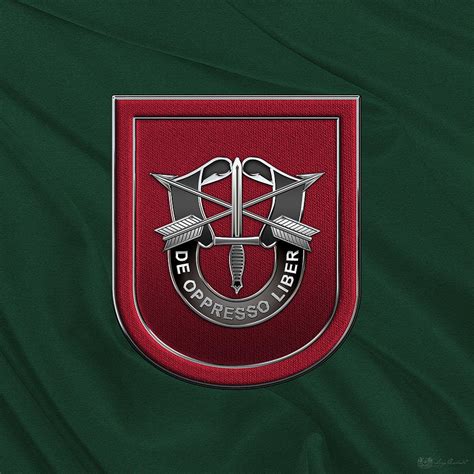U S Army 7th Special Forces Group 7 S F G Beret Flash Over Green