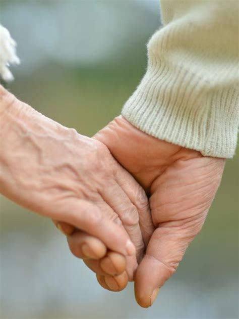 Ourtime El Tinder Para Mayores De 50 Años Infobae Stories