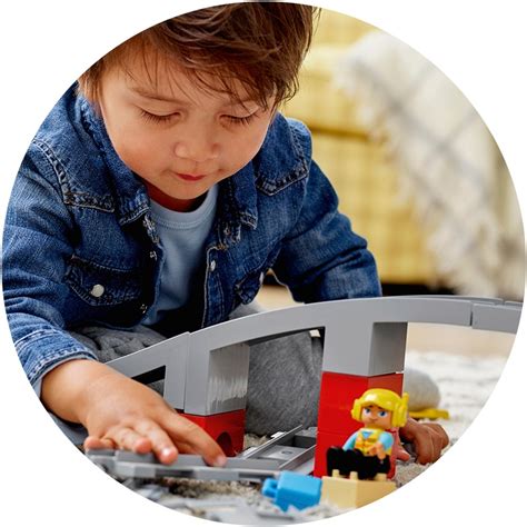 LEGO DUPLO 10872 Eisenbahnbrücke und Schienen | Smyths Toys Schweiz