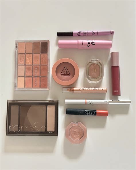 묘정 블러셔 3ce 페이스 블러쉬 누드피치 섀도우 웨이크메이크 03선셋블러링 섀도우 스텝베이직 222코코아베이지 쉐딩 롬앤 베러 댄 컨투어 02그레이 쿨 애교살 투포