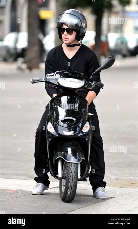 Mofa Jugend Fotos Und Bildmaterial In Hoher Auflösung Alamy