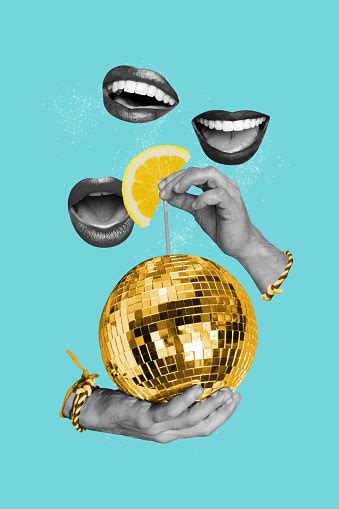 수직선 콜라주 소유 입 여자 미소 입술 마법 이빨 웃음 혀 먹다 감귤류 레몬 슬라이스 황금 디스코 볼 구체 칵테일 감귤류 과일에 대한 스톡 사진 및 기타 이미지 Istock