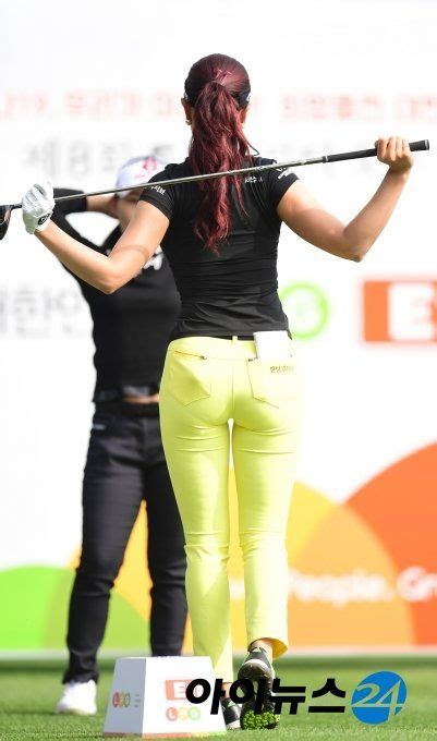 ⛳️女子ゴルファー️‍♀️에 있는 🌹𓈒𓂂𓏸 °｡⋆⸜ ॑꒳ ॑ ⸝ ️님의 핀 골프 옷 여성 골프복 여성 청바지