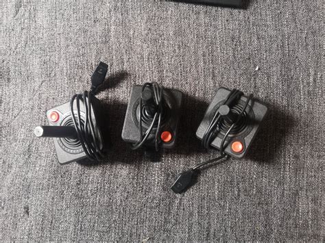 Atari 2600 Jr [cib] 3 Controller Console Consola De Videojuegos 4 En La Caja Original