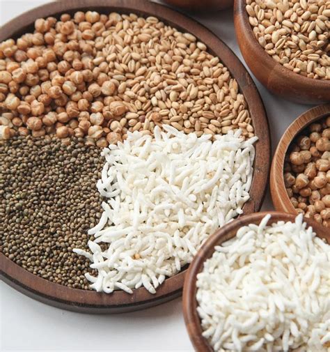 طرز تهیه برنجک خانگی پفکی و ساده کم روغن و نمکی به روش شمالی مرحله به مرحله