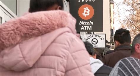 អ្នកប្រើប្រាស់រូបិយប័ណ្ណគ្រីបតូ Worldcoin នៅអេស្ប៉ាញនាំគ្នាដកសាច់ប្រាក់