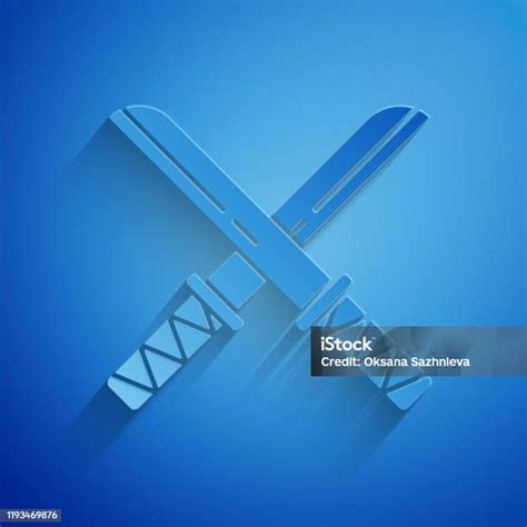 종이 컷 전통적인 일본 카타나 아이콘 은 파란색 배경에 고립 일본 의 칼 종이 아트 스타일입니다 벡터 일러스트레이션 가장자리에 대한 스톡 벡터 아트 및 기타 이미지 Istock