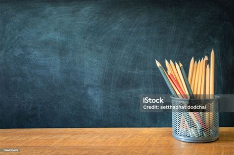 교육 개념 학교로 돌아갑니다 칠판 연필 문구에 학교 용품 국경 배너 개념에 대한 스톡 사진 및 기타 이미지 개념 개념과 주제 공부 Istock