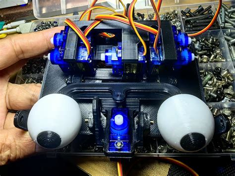 【花雕学编程】arduino动手做（242） 使用 Arduino 构建 3d 打印的六舵机仿生眼机器人 Makelog造物记