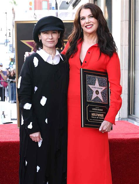 Lauren Graham And Amy Sherman Palladino Announce Gilmore Girls Book