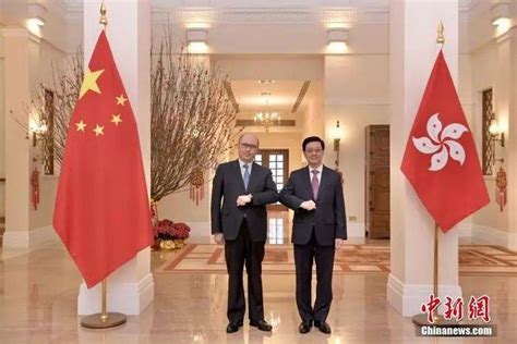 香港中联办主任郑雁雄拜会特首李家超发展特区国家