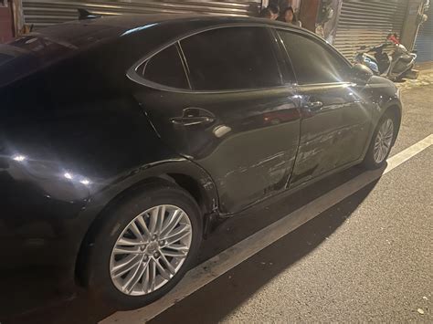 【有片】慘！車停路邊被撞凹 警掌握肇逃駕駛身分 Beanfun
