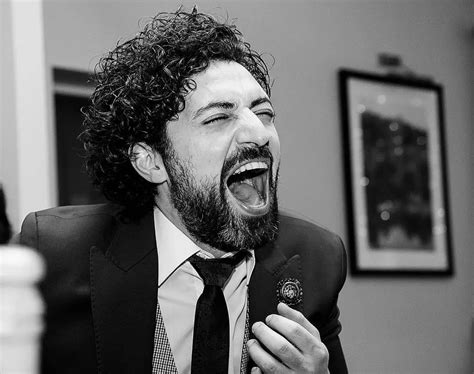 مهاجرت پنهانی و مشکوک اشکان خطیبی از ایران پوشش دیدنی اشکان خان و