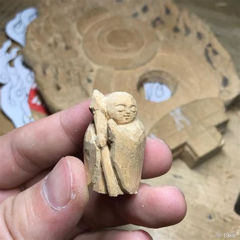 日々謹刻 御行奉為 山川草木悉皆成仏 祈り 平穏 鎮魂 仏像 彫刻 佛彫り 佛 buddha pray for
