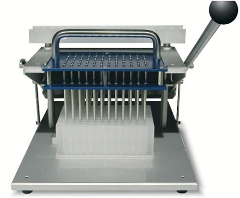 Micro Flask System For Reproducible Cultivation On Microtiter Plates