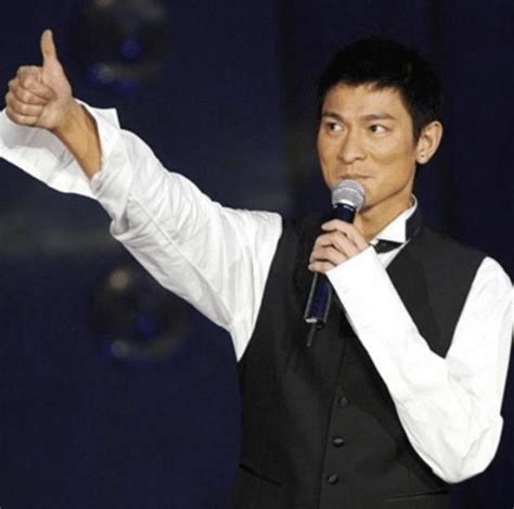 刘德华一首歌让伍佰损失两个亿明明是伍佰创作的上哪说理去