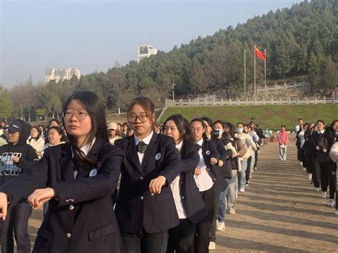 伴青春脚步与早操同行 我校开展集体早操活动 徐州幼儿师范高等专科学校 体育学院