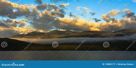 Sunset Over Lake Te Anau Stock Image Image Of Water 13884177