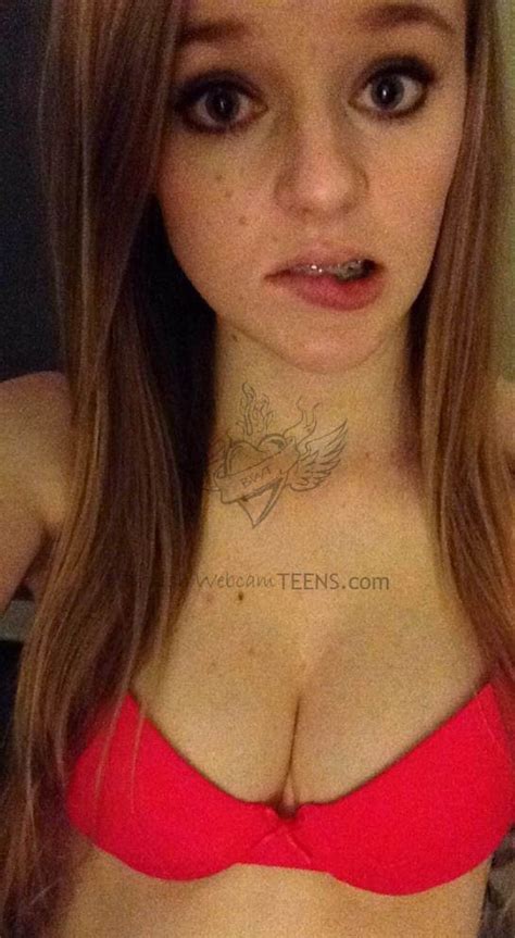 Get Ready For A Braced Beauty Queen Nude Selfies Pic