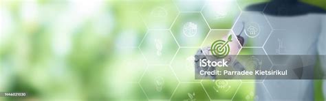 환경 지속 가능성 목표 개념을위한 기후 기술 탄소 중립 및 순 제로 탄소 발자국 감소 Co2 배출량 감소의 혁신 기후 변화 지구 온난화 제한 Stem 주제에 대한 스톡 사진