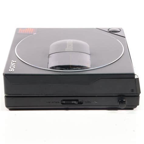 Sony Discman D7 Personal Cd Player With Bp 200 Battery Pack And Case