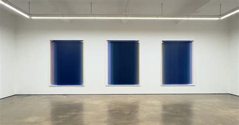 색색의 얇은 천을 여러번 겹친 듯장승택의 겹 회화