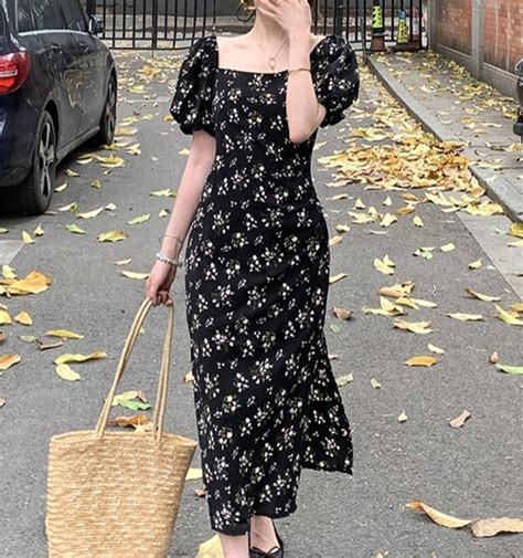 더클로짓 플라워 잔꽃무늬 스퀘어넥 퍼프소매 셔링 슬릿 원피스tct0194 에이블리