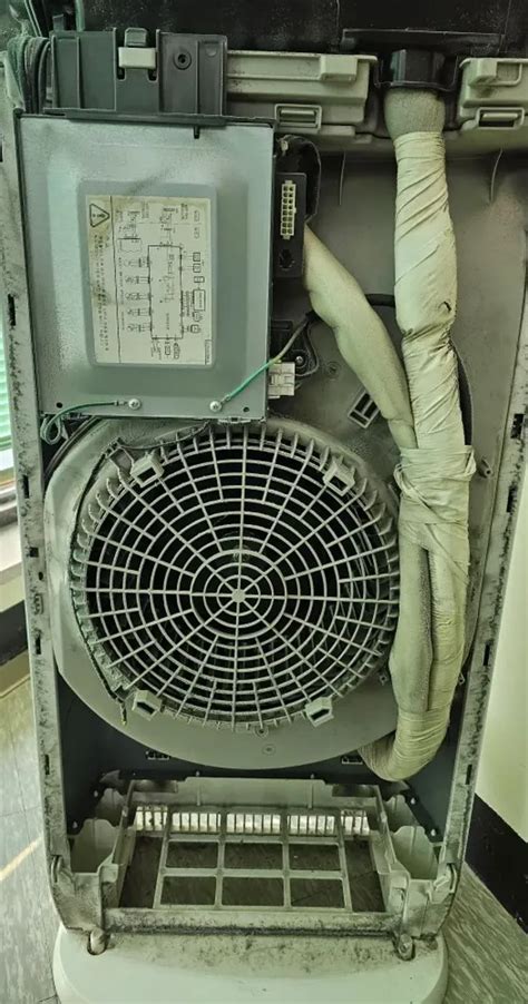 너무 오래 묵은 먼지라서 힘드셨을텐데도 엄청 친절하십니다 고생하셨습니다 완료사진은 못 찍었네요 숨고 숨은고수