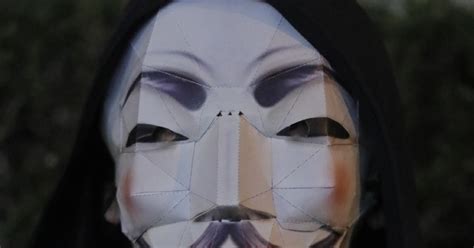 저항의 상징 가이 포크스 가면