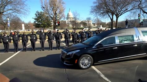 အမေရိကန်လွှတ်တော်စီးနင်းမှုအတွင်း ရဲအရာရှိသေဆုံးမှုကို Fbi က စုံစမ်းစစ်ဆေးမည် Youtube