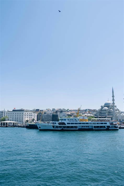 도시 도시들 도시의 랜드마크 맑은 하늘 바다 바탕화면 여행 이스탄불 일몰 지역 랜드마크 칠면조 할릭 브리지 해안 햇빛에 관한 무료 스톡 사진