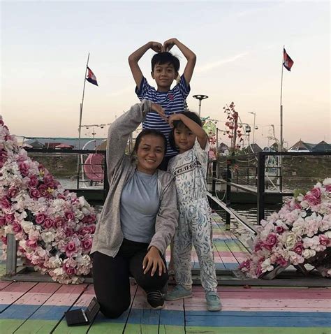 សេចក្តីប្រកាសព័ត៌មាន Huot Hak ហួត ហាក់ Facebook