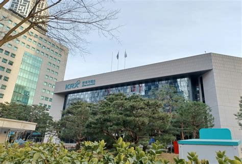 밸류업 2년차기업가치 제고 계획 공시 기업 쑥