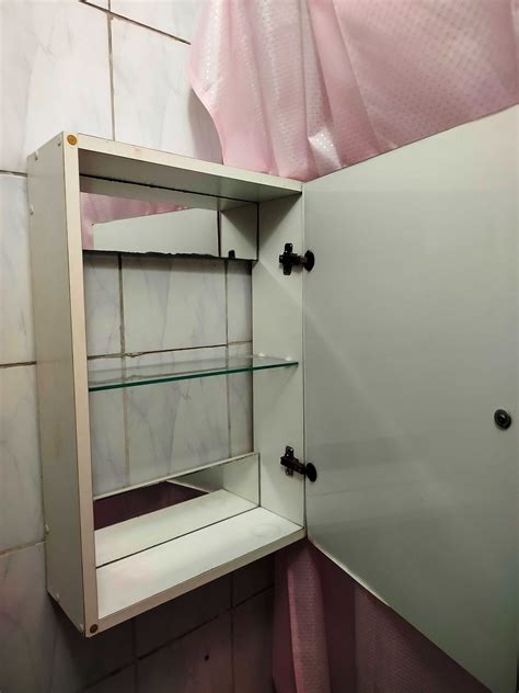 Шкафчик навесной с зеркалом в ванную шафка 390 грн Меблі для ванної кімнати Київ на Olx