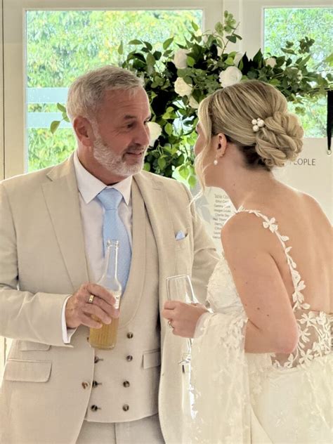 Daytime Wedding Musicians At Hyde House In The Cotswolds