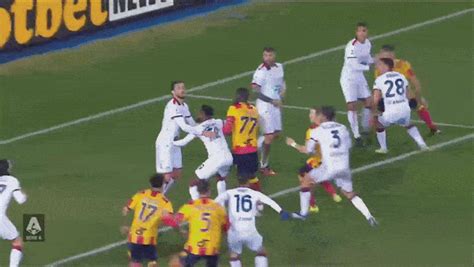 Lecce Vs Cagliari 1 1 Gendrey đánh đầu Cận Thành Mở Bàn Var Công Nhận