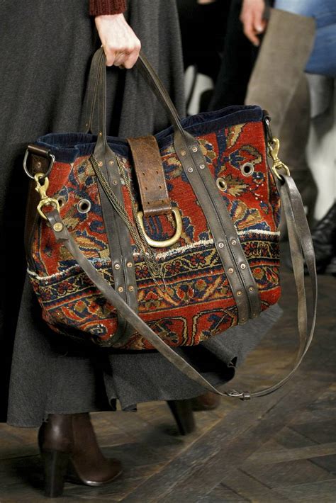 Сумки и одежда из гобелена: мода история возникновения