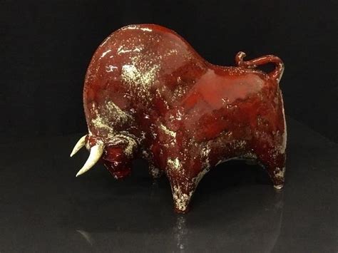 Бик керамічний в глазурі — ціна 3200 грн у каталозі Статуетки Купити