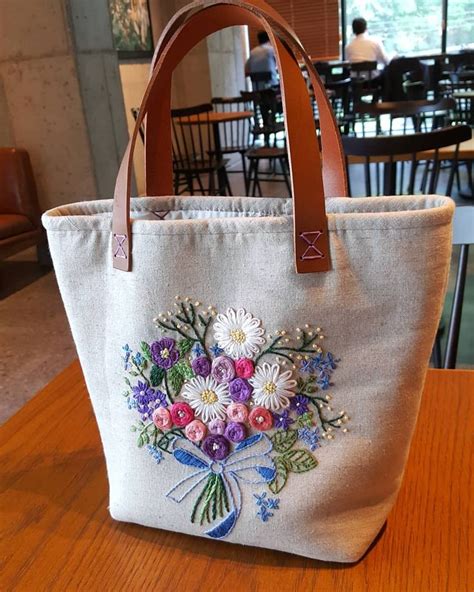 들고 나가다~리본부케 토드백 프랑스자수 토트백 부케 플라워kr 네이버에서 문퀼트 퀼트 퀼팅 패치워크 퀼트