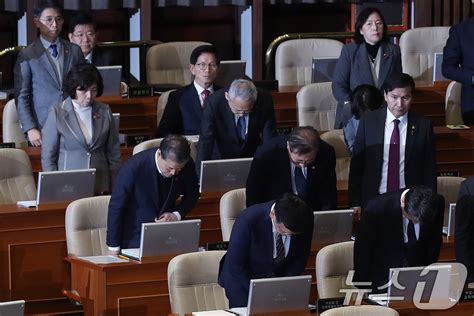 계엄 국무회의 참석 장관들 질타윤상현 고도의 통치 행위 종합