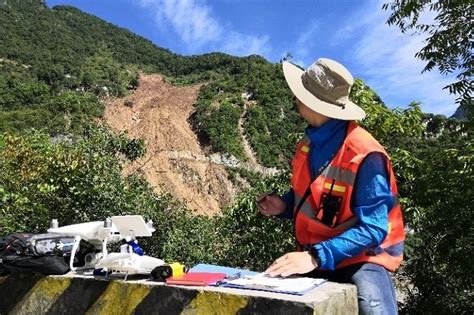 向山而行向险而行 活跃在地质灾害防治一线的“侦察兵”凤凰网视频凤凰网