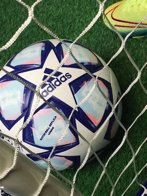 Футбольный мяч Adidas Champions League для игры в футбол/Футбольний мяч ...
