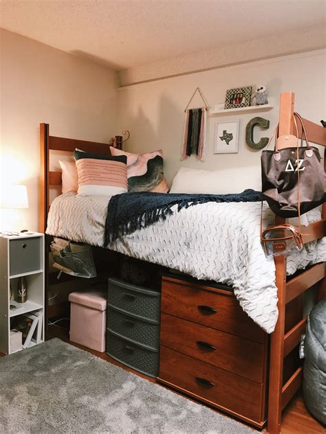 A Dozen Tips For A Super Organized Dorm Room Artofit
