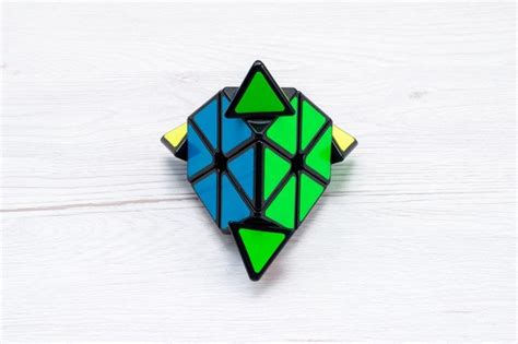How To Solve A Pyraminx Cube Using Beginners Method
