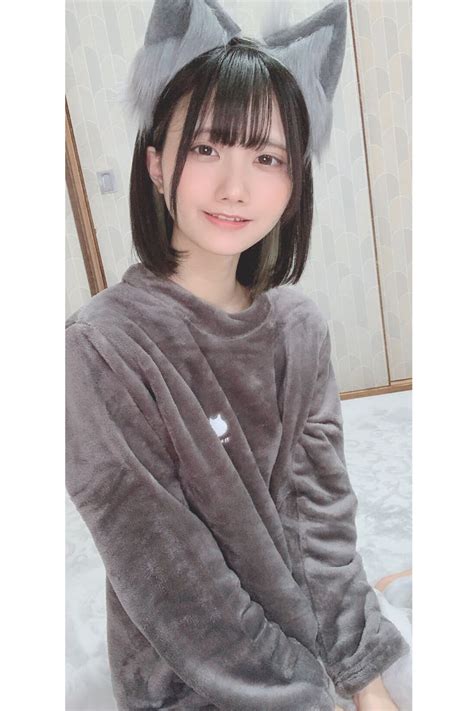 かれしちゃん、部屋着をまくり上げ美ボディをさらしたショットに見惚れるファン続出 Entame Next アイドル情報総合ニュースサイト