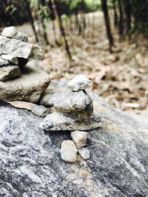 Rubble 파편 산 돌 Stone 사진이미지일러스트캘리그라피 Iammlilly작가