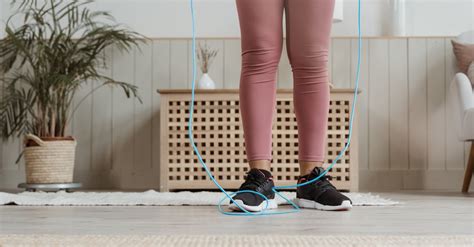 가정 운동 강한 건강한 건강한 삶 건강한 생활 고무 공장 내구력 노력 동기 부여 레깅스 레저 로프 루틴 몸매가 좋은 무게 물리적 인 바디 케어