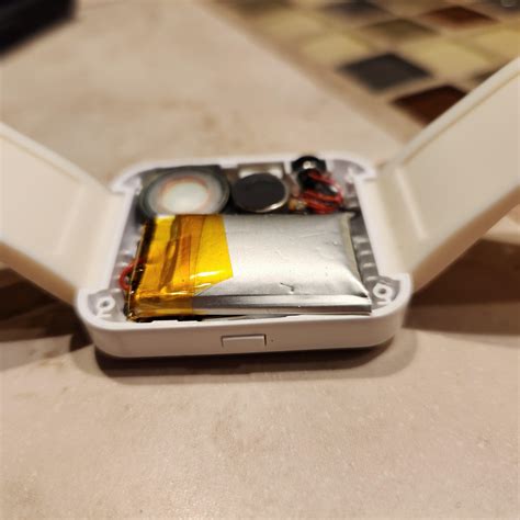 Old Ipod Idk What Version And Cant Really Get The Battery Out R